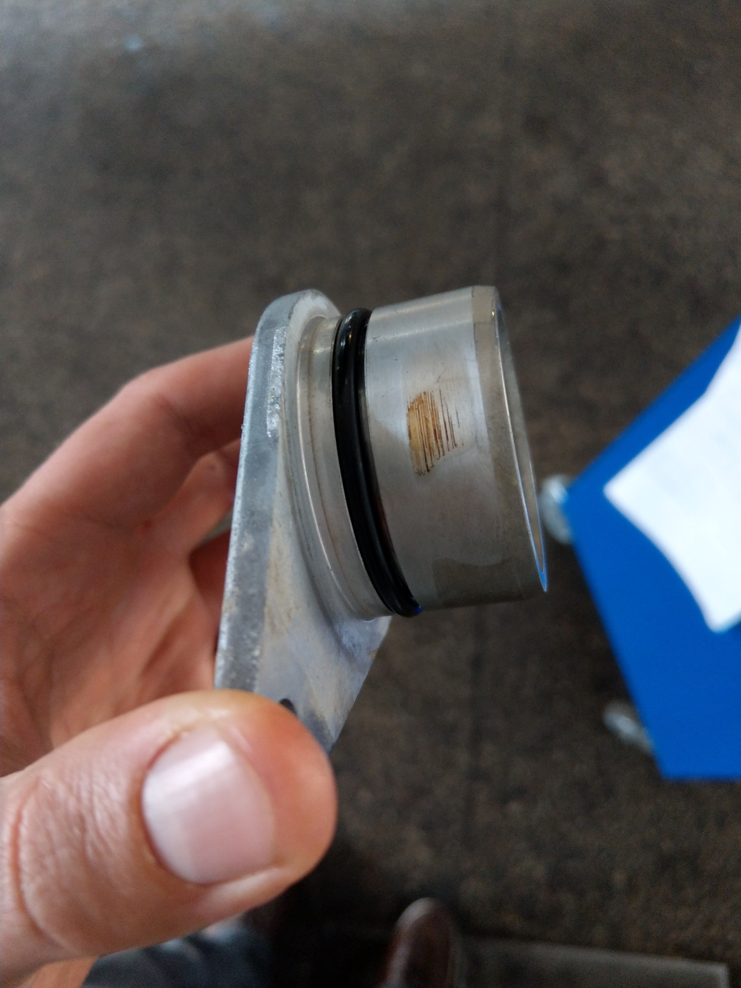 Замена уплотнителя заднего фланца MN176208 (правой головки блока ...