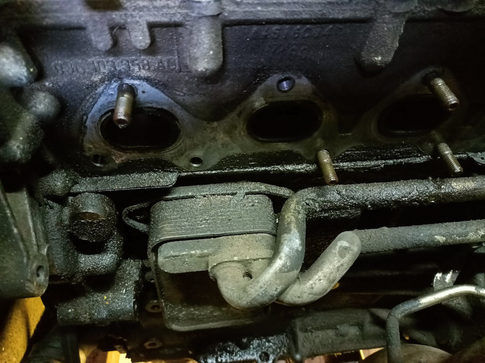 Замена масляного радиатора (теплообменника), масла и фильтров ...