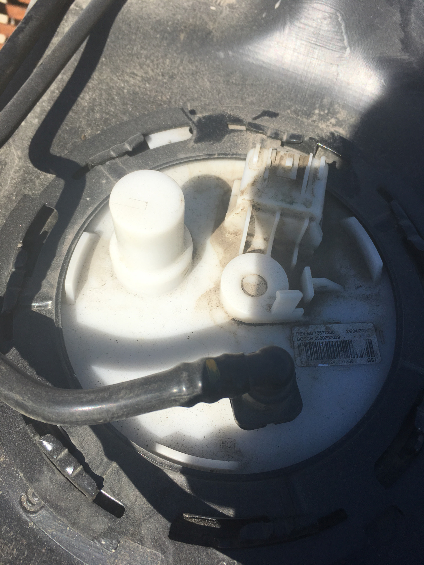 Замена топливного модуля часть 1 — Chevrolet Cruze Hatchback, 1,8 л ...