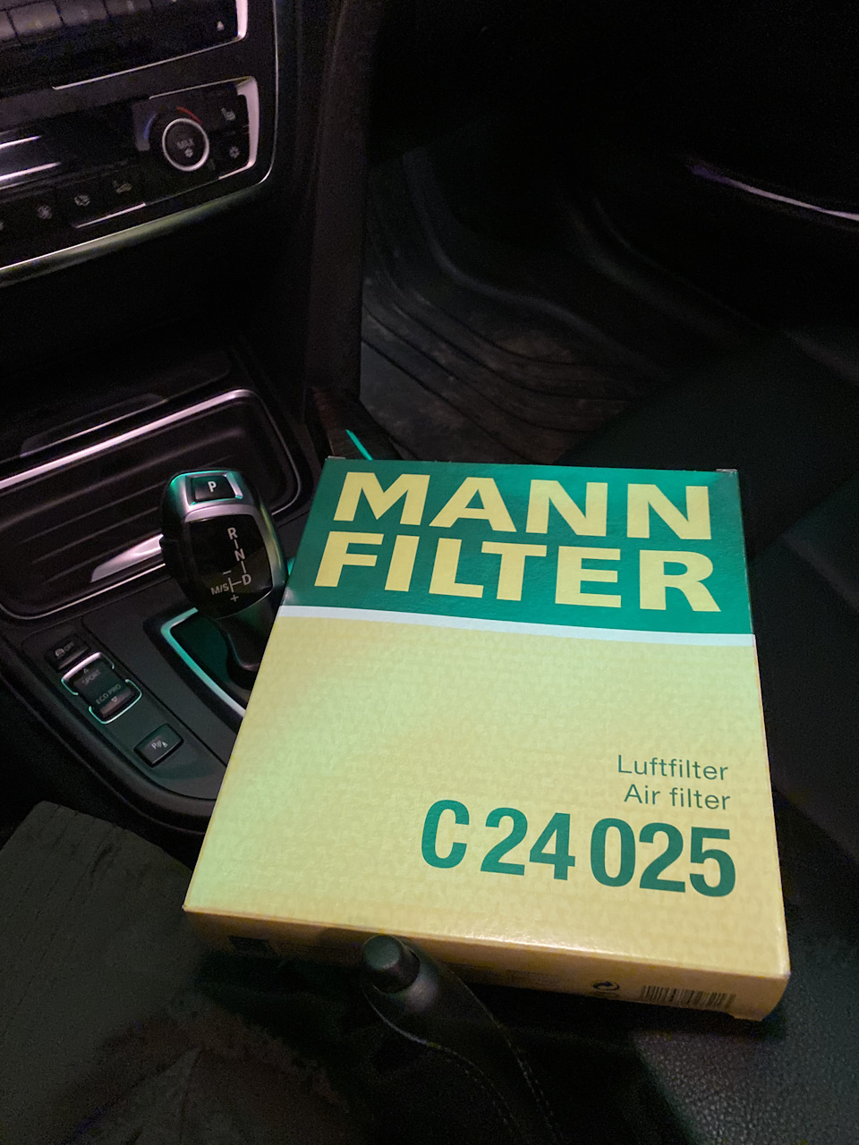 #8 Воздушный фильтр — BMW 3 series (F30), 2 л, 2012 года | запчасти | DRIVE2