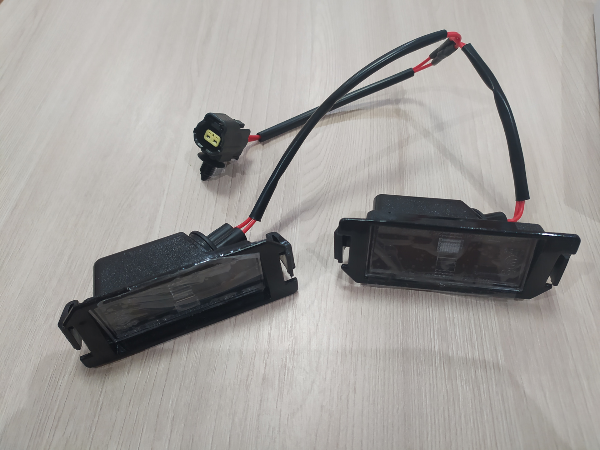 Фонарь подсветки номера 925012L000 — Hyundai i30 (1G), 1,4 л, 2009 года ...