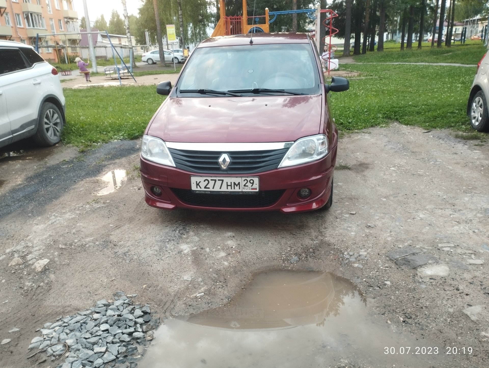 Клыки на бампер — Renault Logan (1G), 1,4 л, 2011 года | тюнинг | DRIVE2