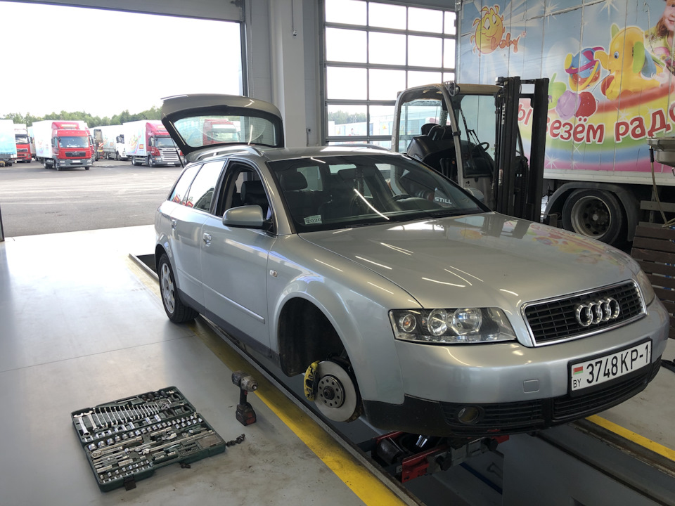 Передние тормоза Ауди А4 Б6 — Audi A4 (B6), 1,9 л, 2002 года | плановое ...