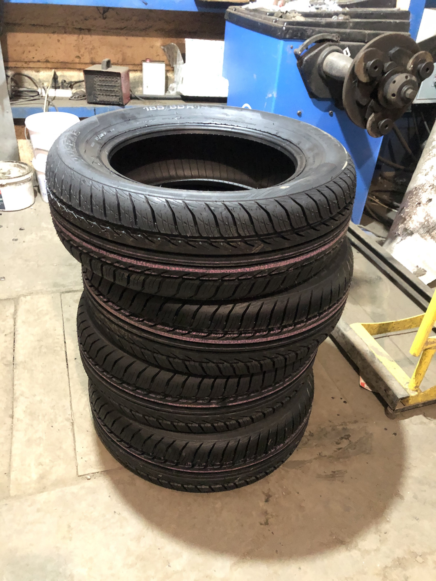 Летняя резина 185/60R14 KAMA Breeze HK-132 — Lada 21093i, 1,5 л, 2003 ...