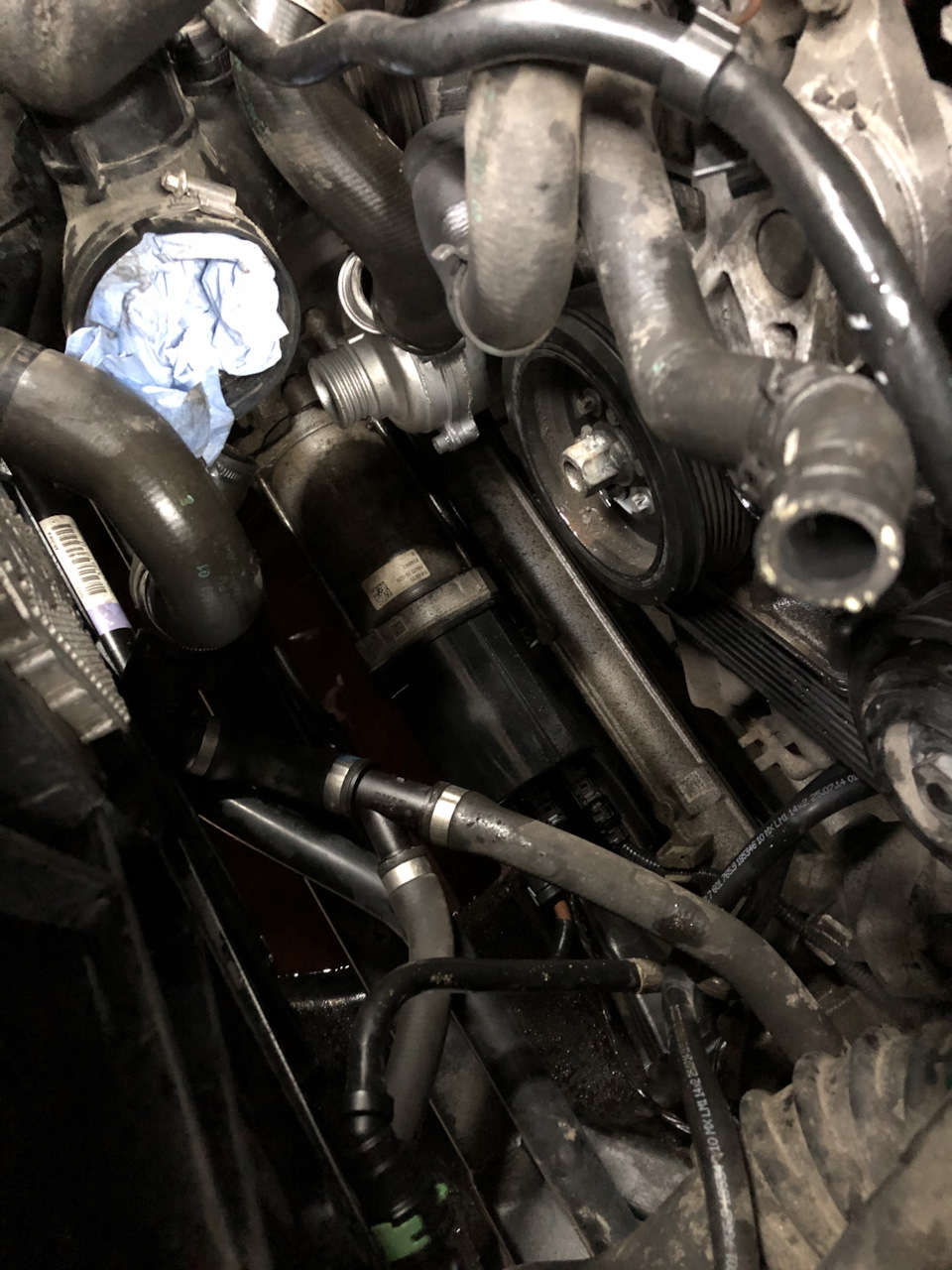 Замена электрической помпы, электрического термостата, крышки бачка ...