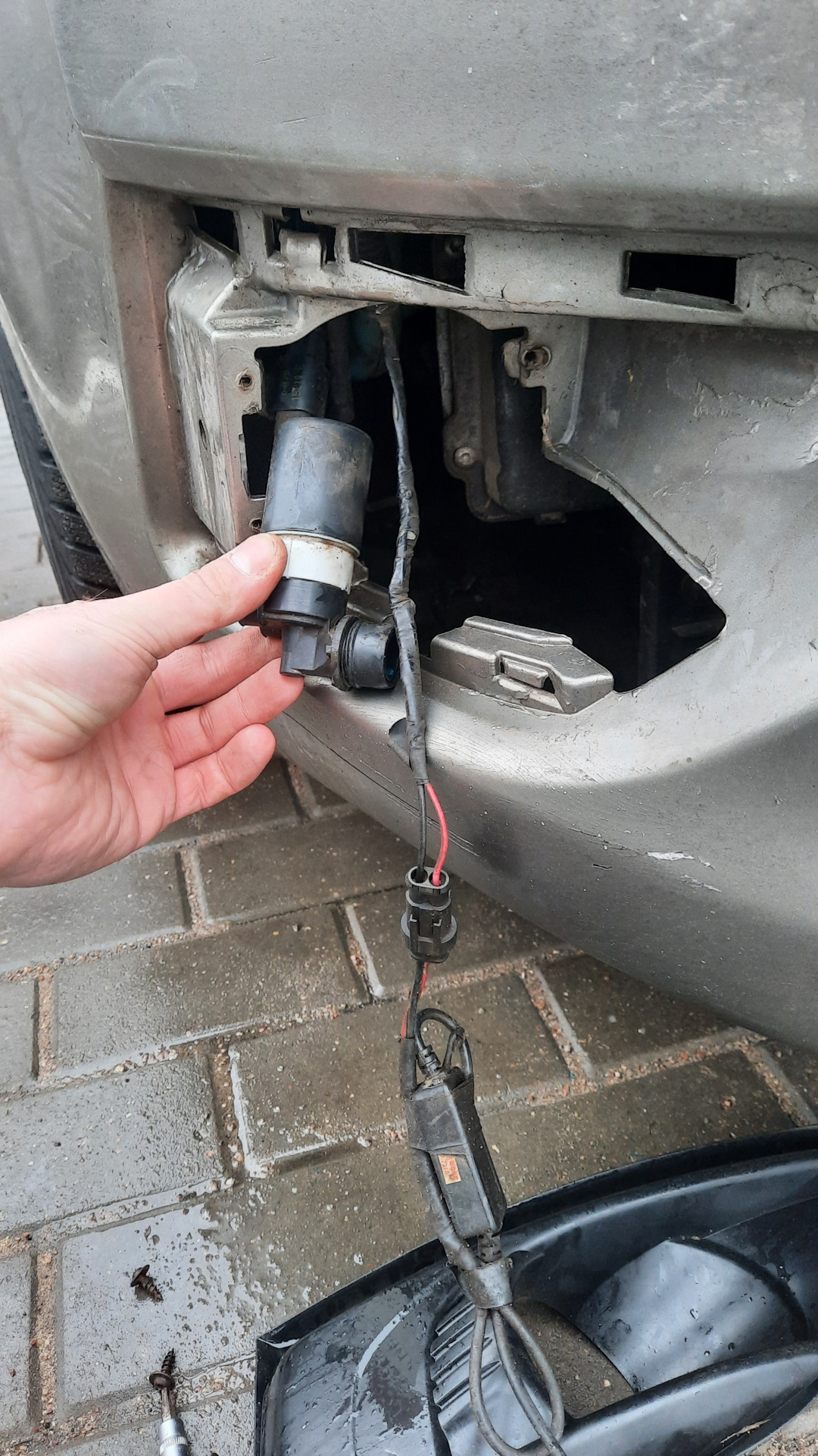 Не обрызгивает лобовое, а только заднее стекло багажника — Citroen ...