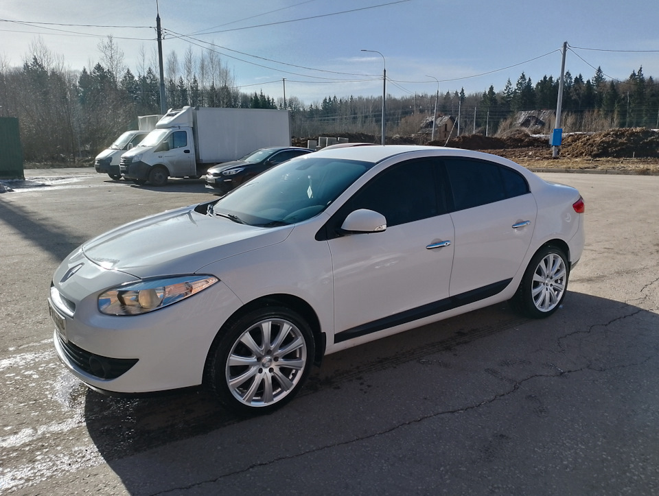 Летние 18 кроссовки — Renault Fluence, 1,6 л, 2011 года | колёсные диски | DRIVE2