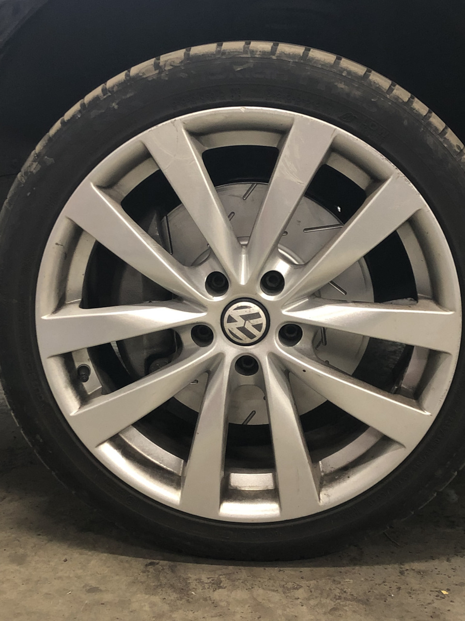 Тормоза AUDI A6C7 — Volkswagen Passat B6, 2 л, 2008 года | тюнинг | DRIVE2