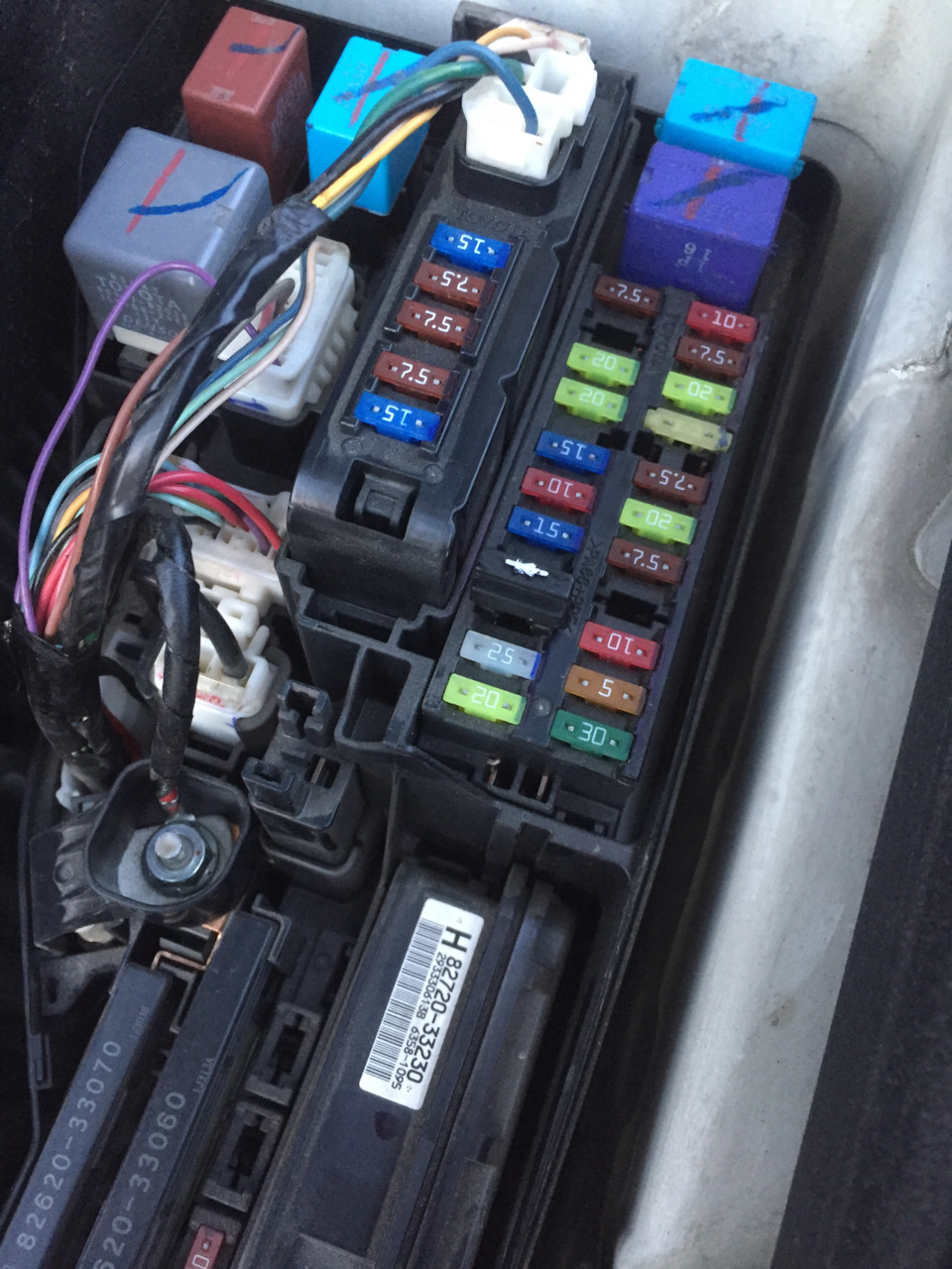 8262033070 Блок предохранителей TOYOTA LEXUS | Запчасти на DRIVE2