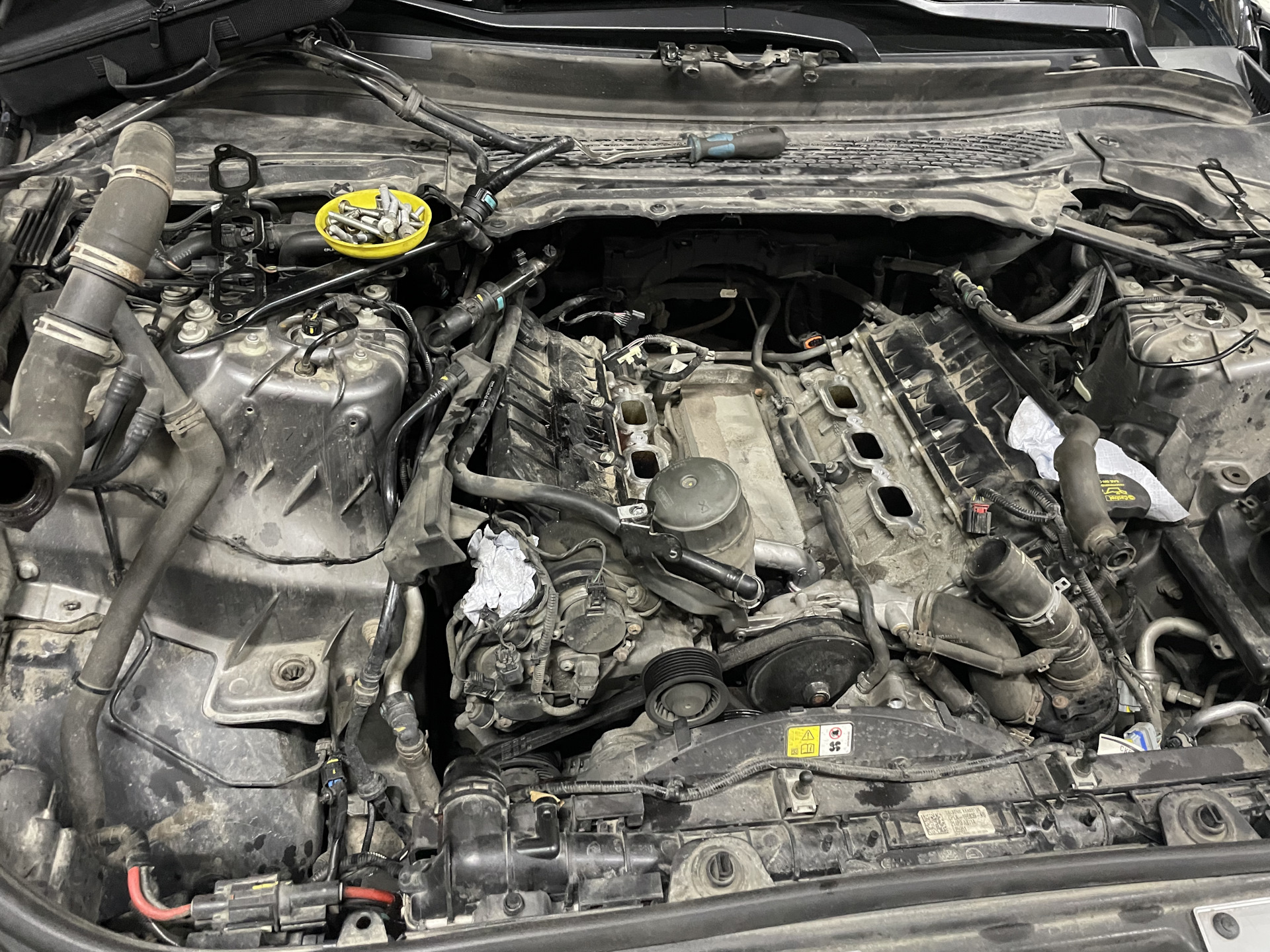 Трубки охлаждения в металл — Land Rover Range Rover (4G), 3 л, 2014 ...