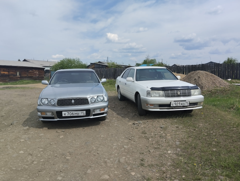 151 и 33 — Toyota Crown (S150), 2,5 л, 1997 года | фотография | DRIVE2