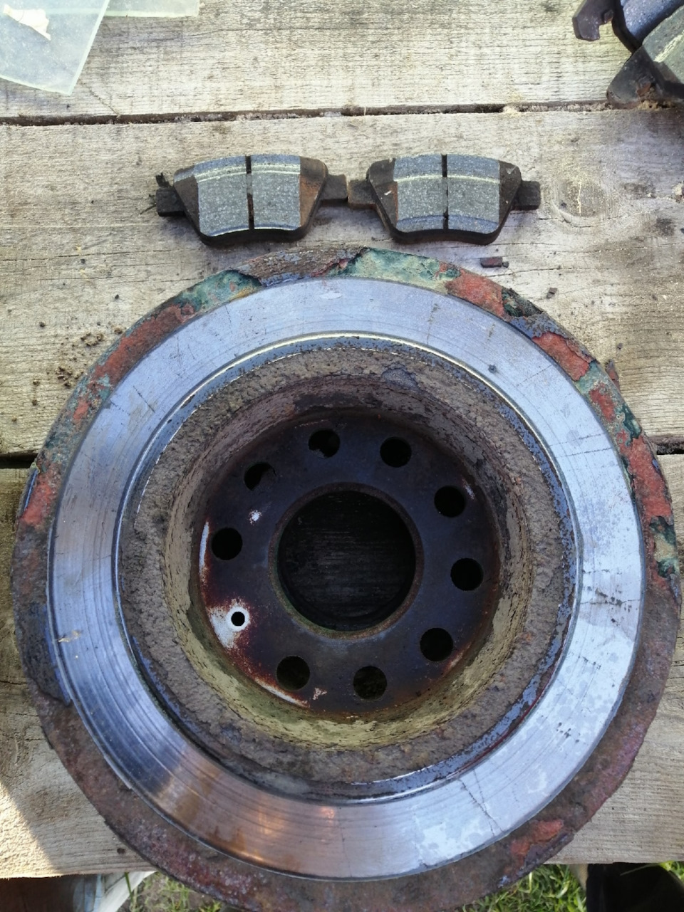 Новые тормозные диски и колодки — Skoda Octavia A5 Mk2, 1,8 л, 2011 ...