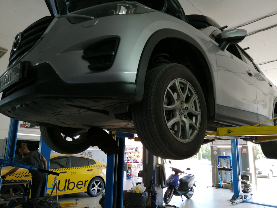 Замена моторного масла — Mazda CX-5 (1G), 2 л, 2015 года | плановое ТО ...