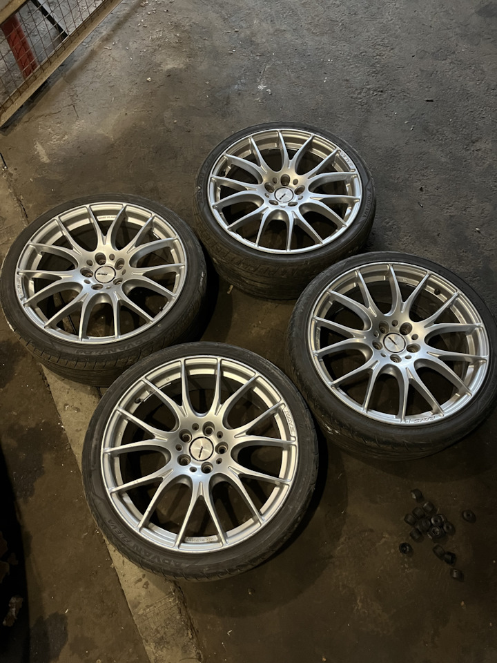 Литые диски Rays 8Jx19 ET48 5x112 на Audi A3 Sportback (8VA), Audi A4 ...