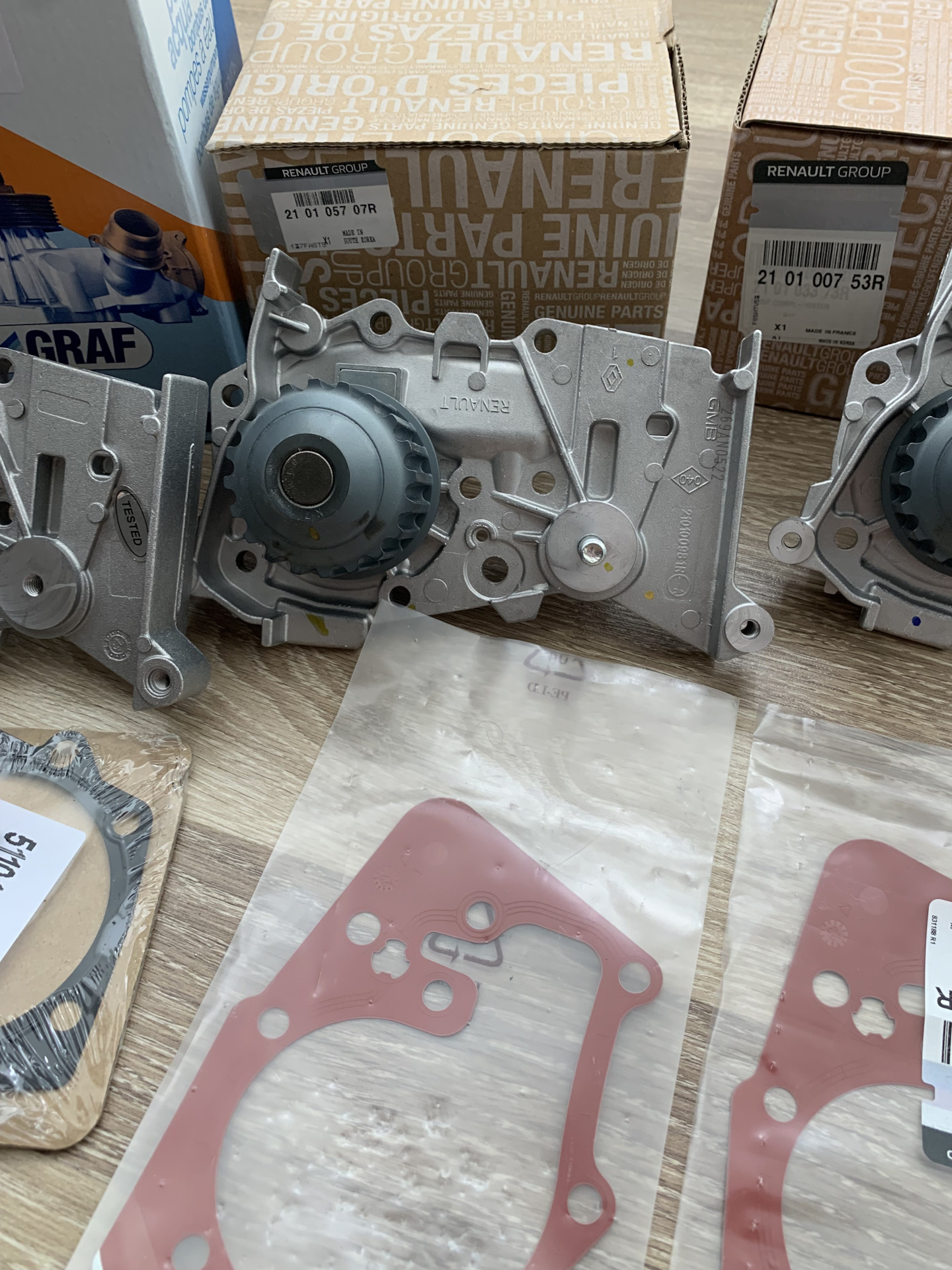 Насос водяной ( помпа ), Renault / Nissan / Lada . K4M / K4J ...