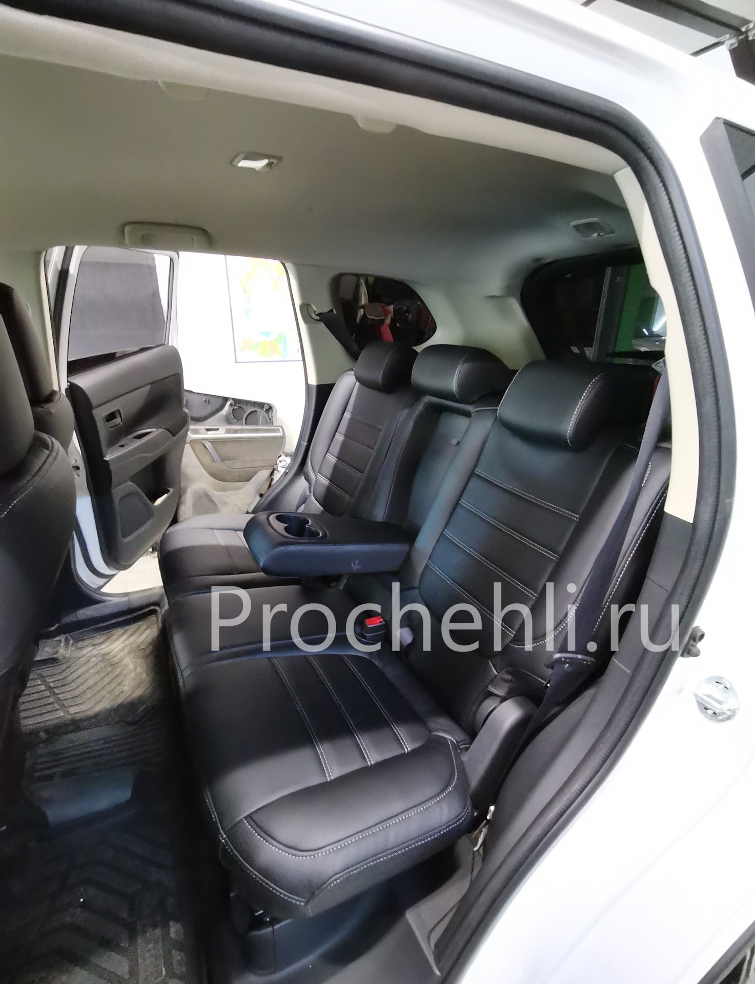 Mitsubishi Outlander 3. Каркасные PRO'чехлы + перетяжка вставок в карты ...