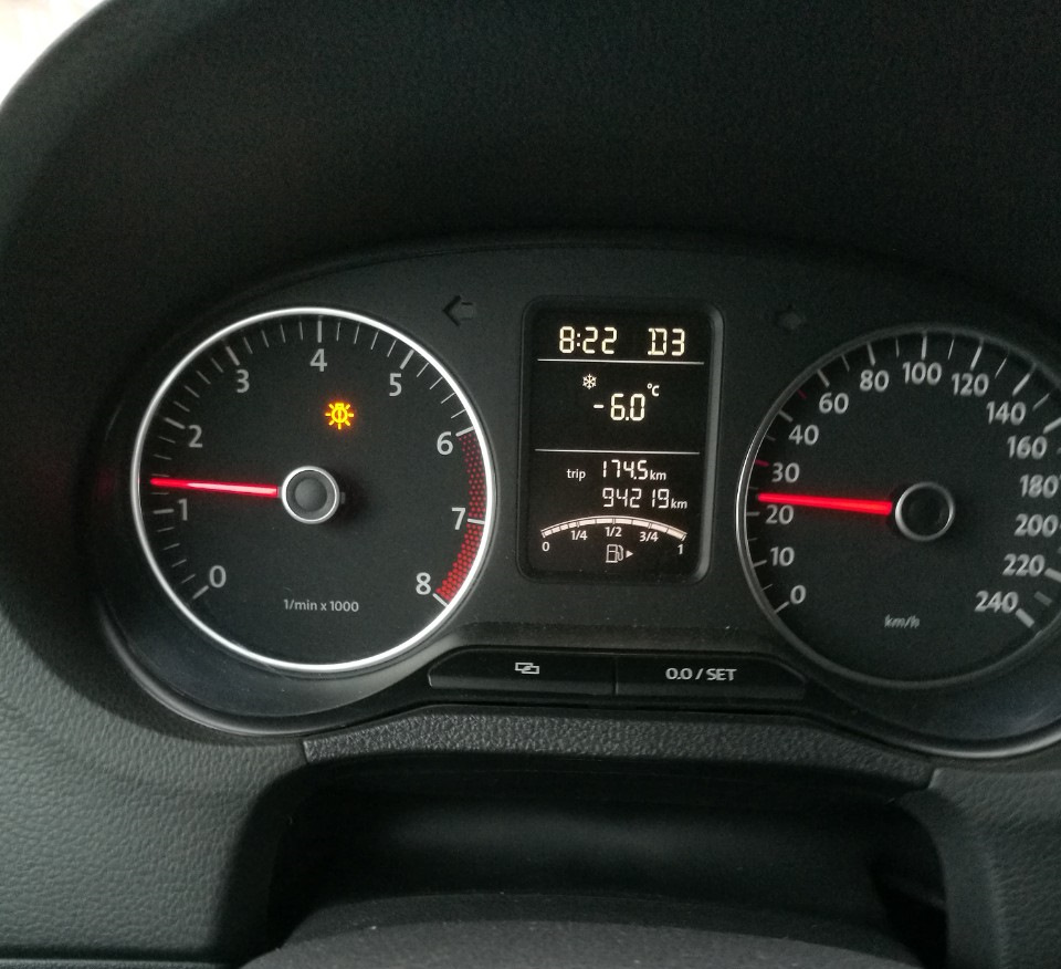 Лампочка ДХО — Volkswagen Polo Hatchback Mk5, 1,4 л, 2011 года ...