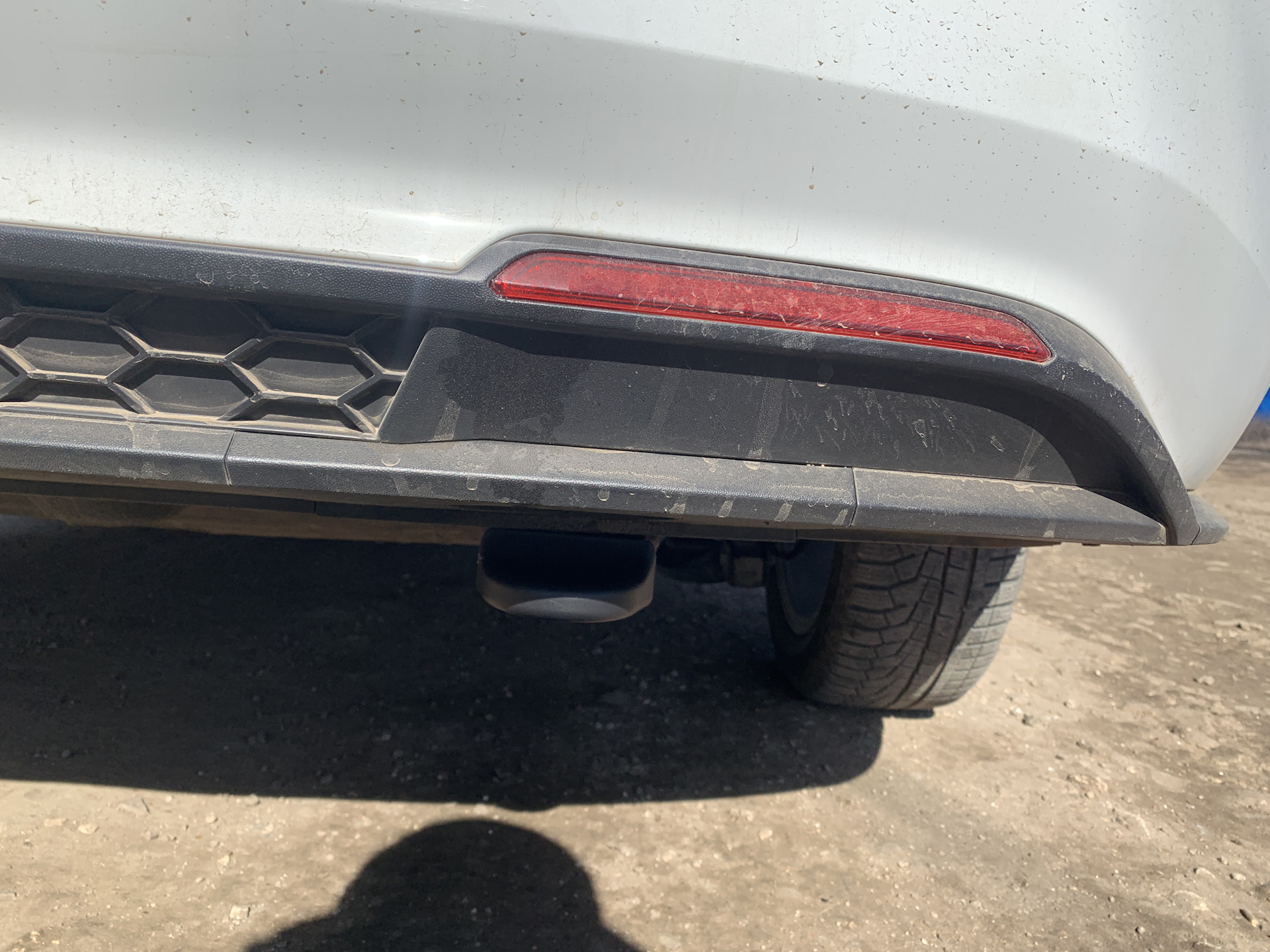 Накладка буксировочной петли от Шкода — Volkswagen Polo Sedan GT, 1,4 л ...