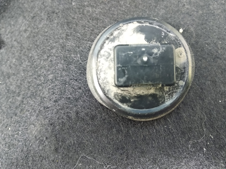 35. Клипсы крепления резиновой накладки порога. — Mazda 3 (1G) BK, 2 л ...