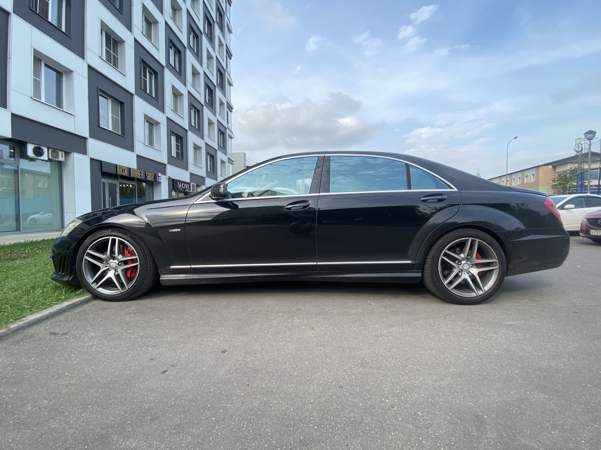 Занизил программно на 5 см, идеал 👌 — Mercedes-Benz S-Class (W221), 6,2 л, 2011 года | тюнинг ...