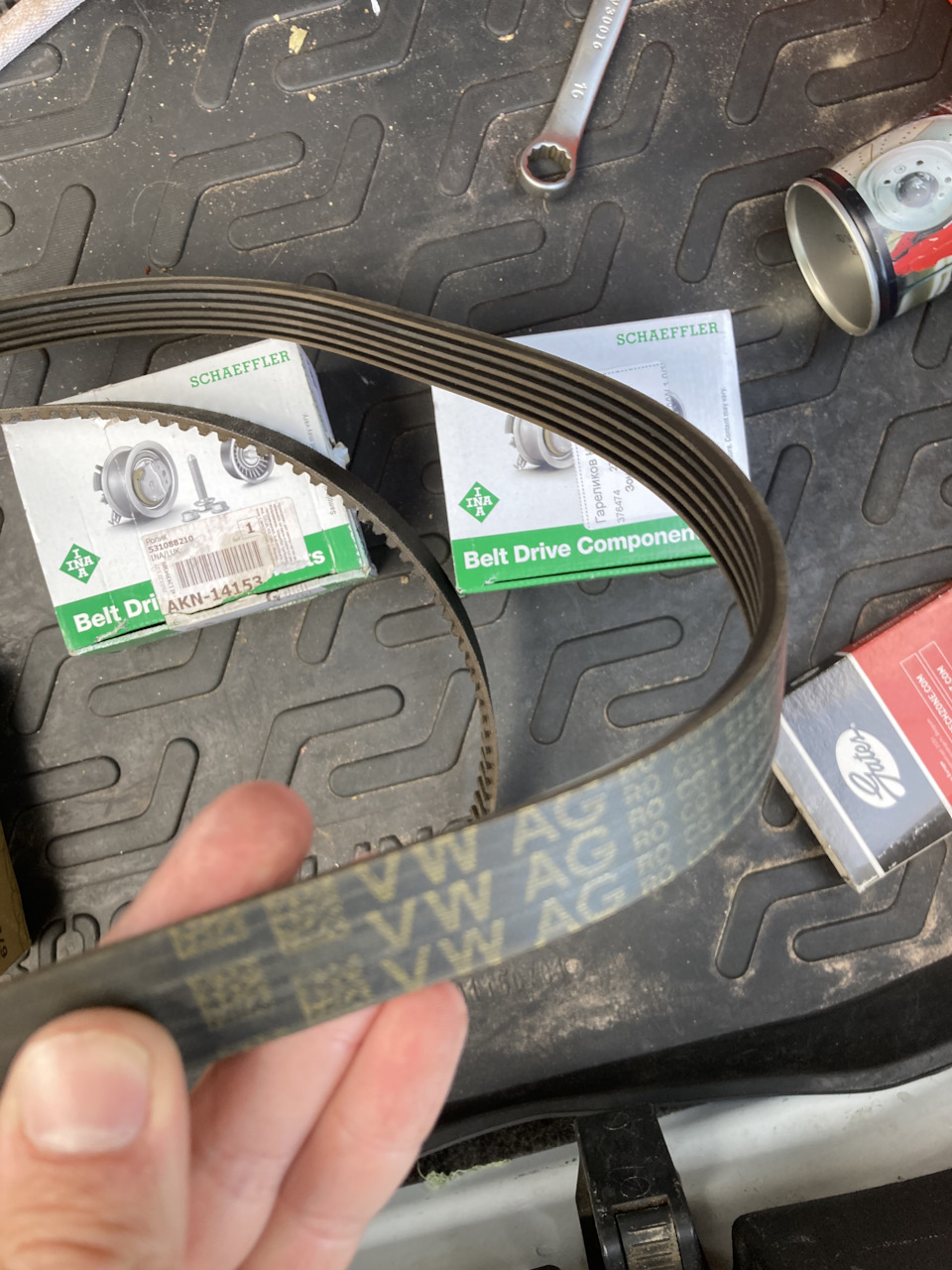 Большое ТО. Замена ремня и роликов ГРМ, приводного ремня. — Skoda Rapid ...