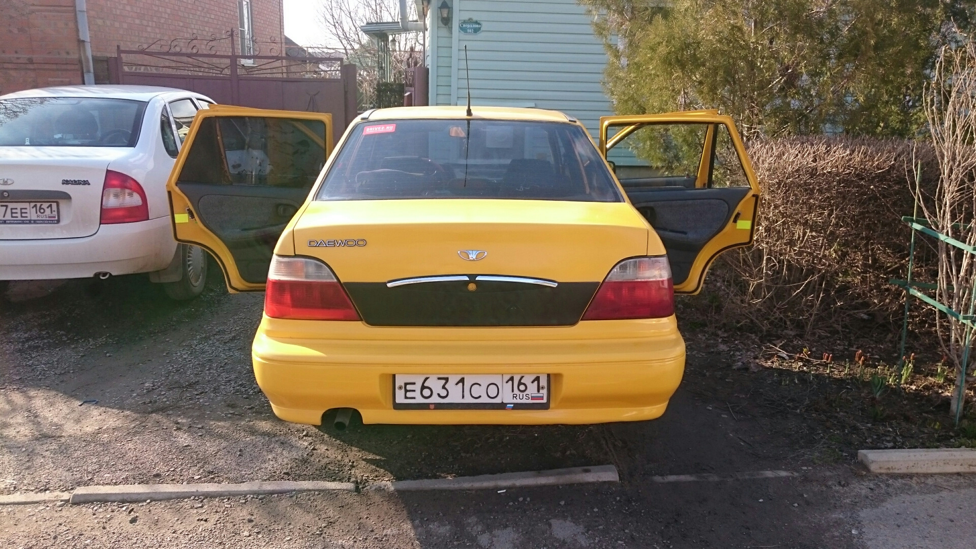 NEXIA — первое тепло, первые дела. Ветровики и шильдик. — Daewoo Nexia ...