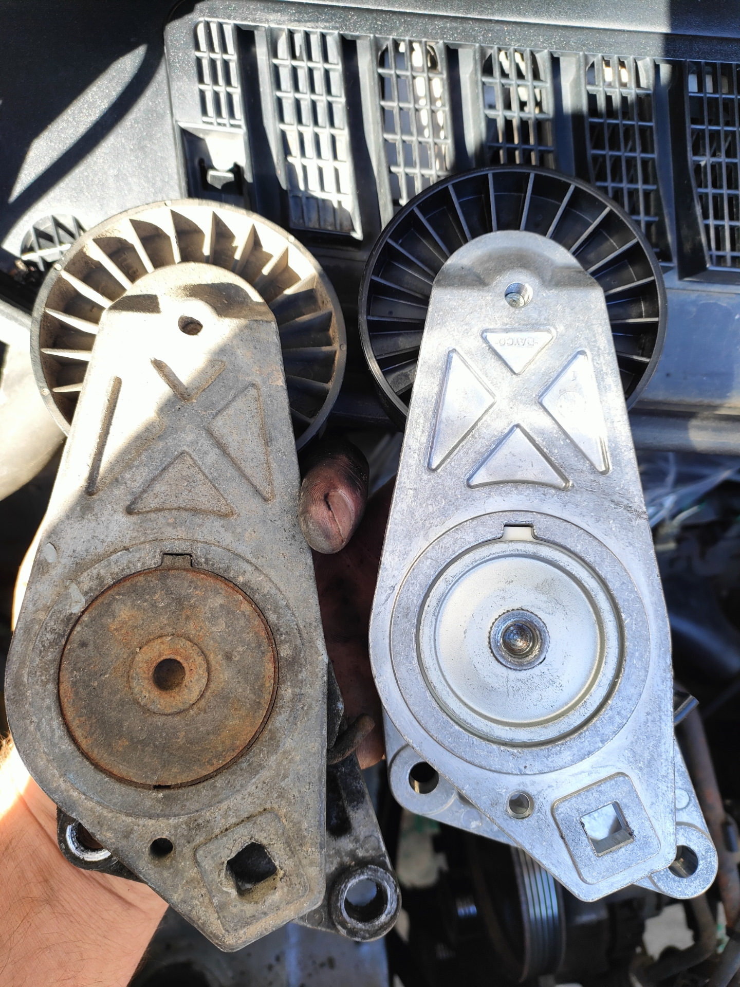 Заменя ГУР, паразитного(обводного) ролика, натяжителя, и ремня ...