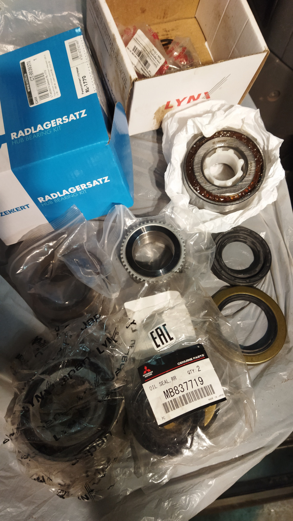 MB837719 САЛЬНИК ПОЛУОСИ ЗАДНЕГО МОСТА L200 (86-…), PAJERO/MONTERO (91 ...