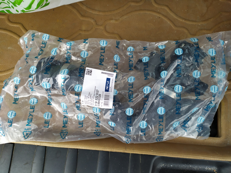 Замена водяного насоса и термостата n52 — BMW X3 (E83), 2,5 л, 2008 ...