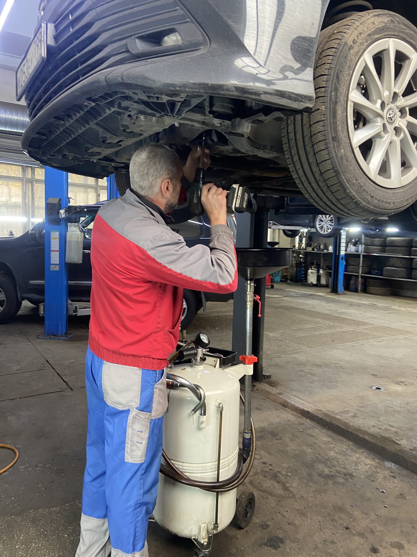 Замена масла в АКПП — Toyota Camry (XV70), 2,5 л, 2018 года | плановое ...