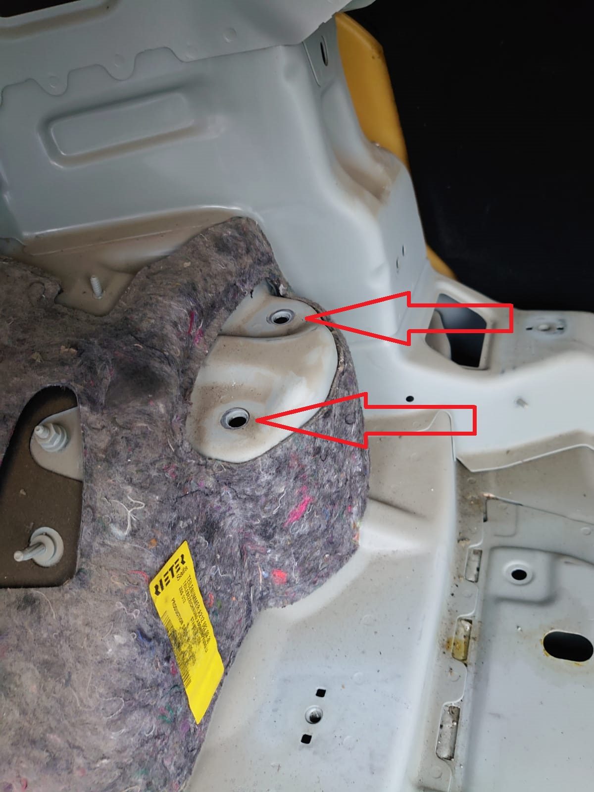 Замена задних амортизаторов W212 KYB 553381 — Mercedes-Benz E-Class (W212), 1,8 л, 2010 года ...