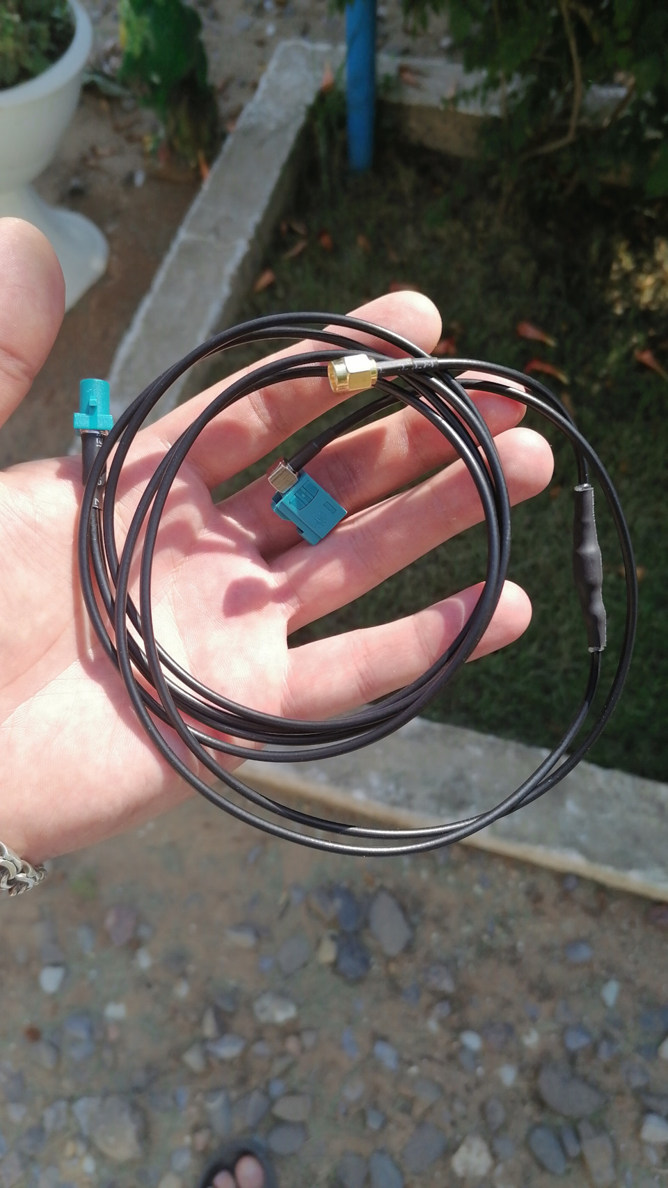 Переходник на штатную антенну GPS тиайс сс3 — Lada Vesta SW Cross (1G ...