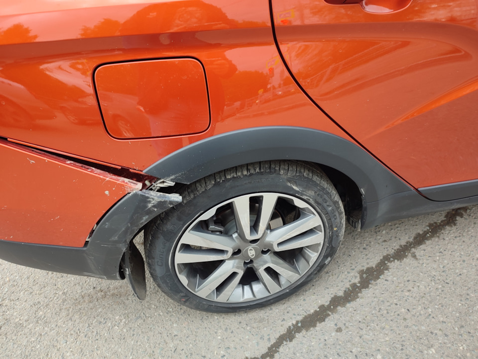 Последний звонок заднего бампера — Lada Vesta SW Cross (1G), 1,6 л ...