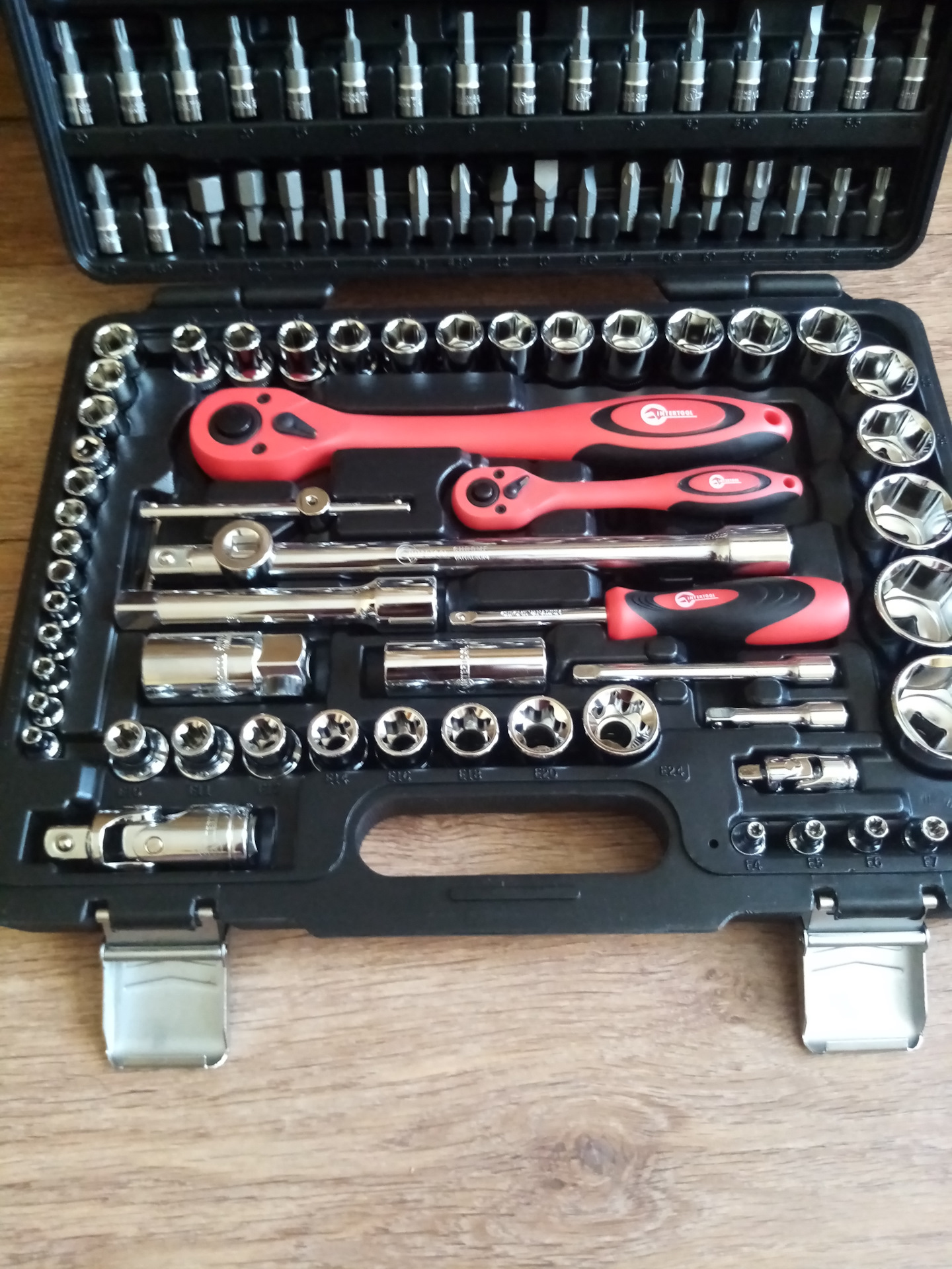 Набор инструментов Intertool 108 предметов (ET-6108) — Daewoo Nexia (2G), 1,5 л, 1995 года ...