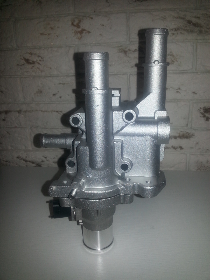 1338256 Термостатический регулируемый клапан системы охлаждения Opel ...