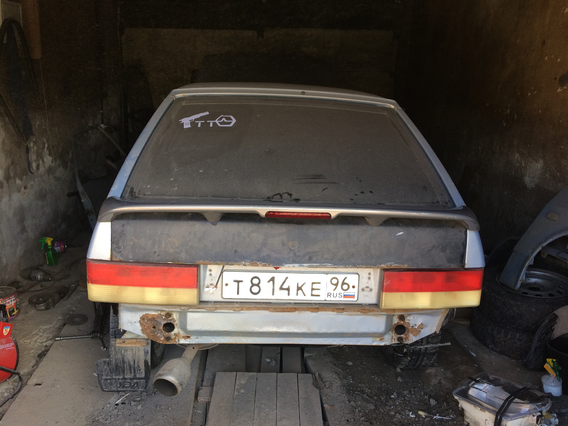 Замена колесной шпильки заднего колеса — Opel Astra J, 1,6 л, 2011 года ...