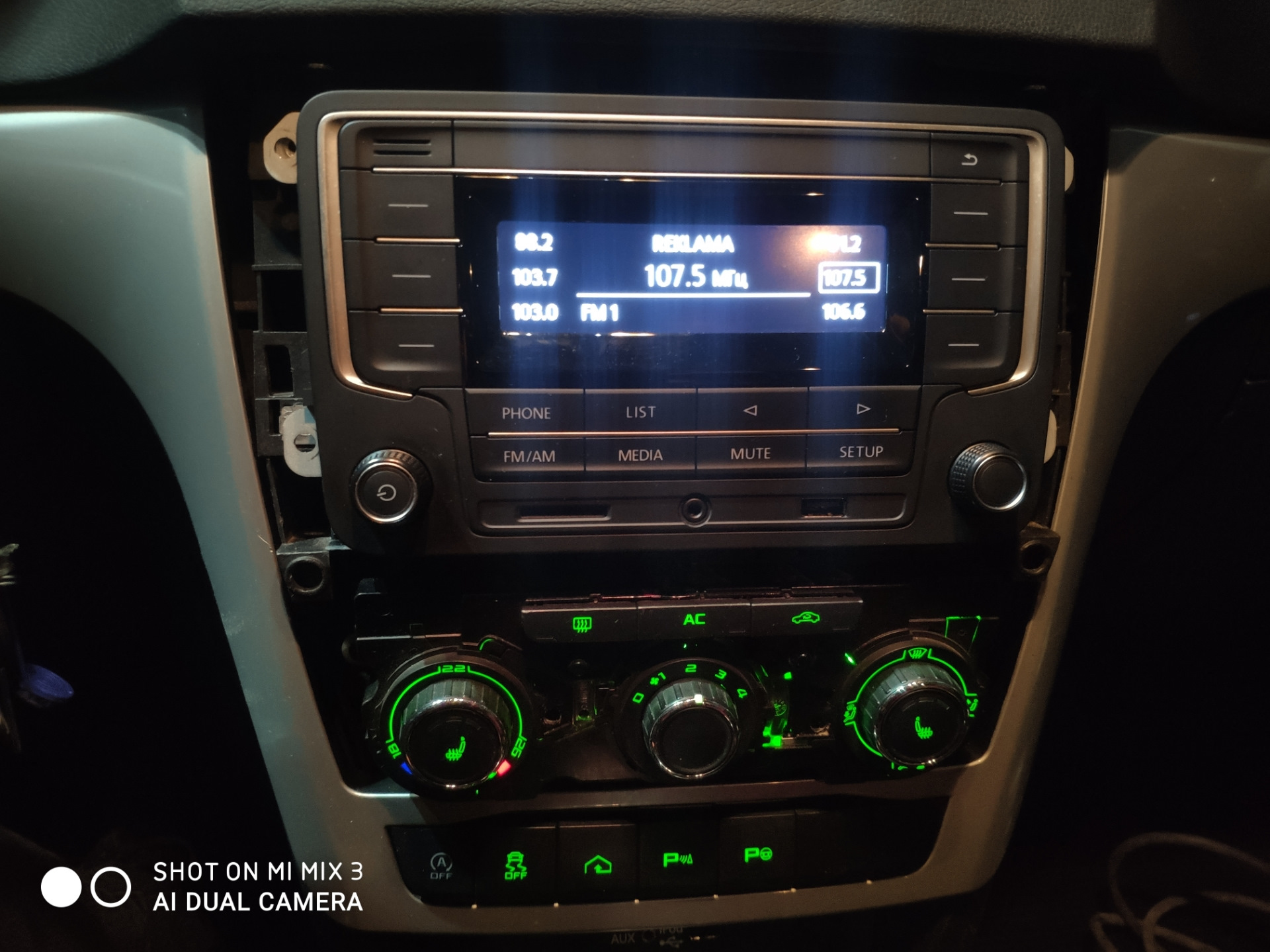 Установка RCD R140G от VW Polo в PQ35 — Skoda Yeti, 1,2 л, 2011 года ...