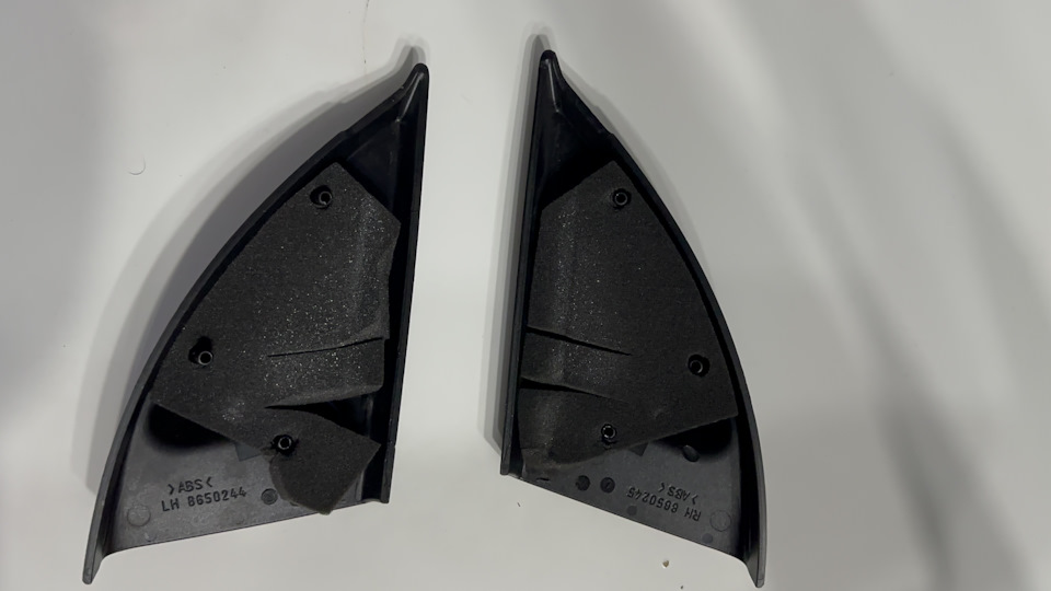 Редкая вещь! Пластик для боковых динамиков — Volvo XC90 (1G), 2,5 л ...