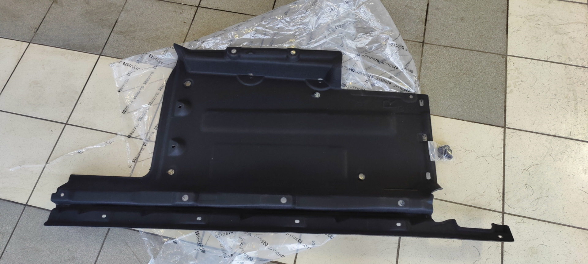 Замена правого пыльника днища на Sollo SA513002 — Audi Q5 (1G), 2 л ...