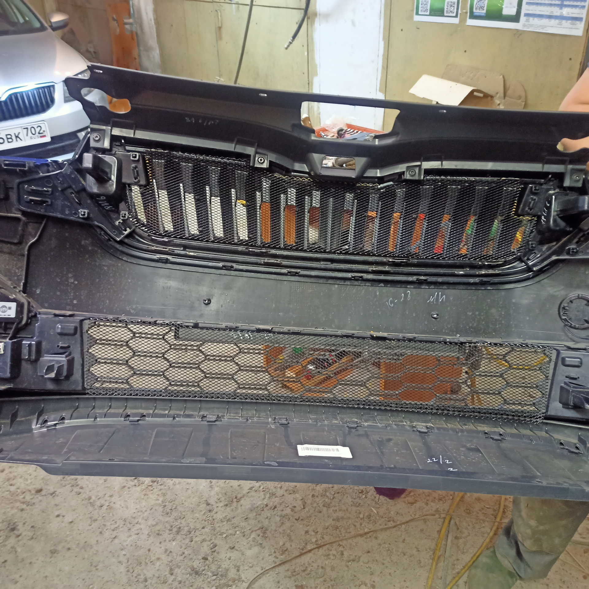 Установка оригинальной защиты картера и сетки. — Skoda Rapid (2G), 1,4 ...