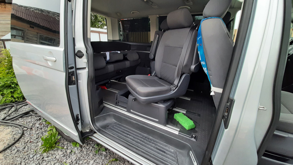 Смазка сдвижной двери — Volkswagen Multivan (T5), 2 л, 2012 года ...