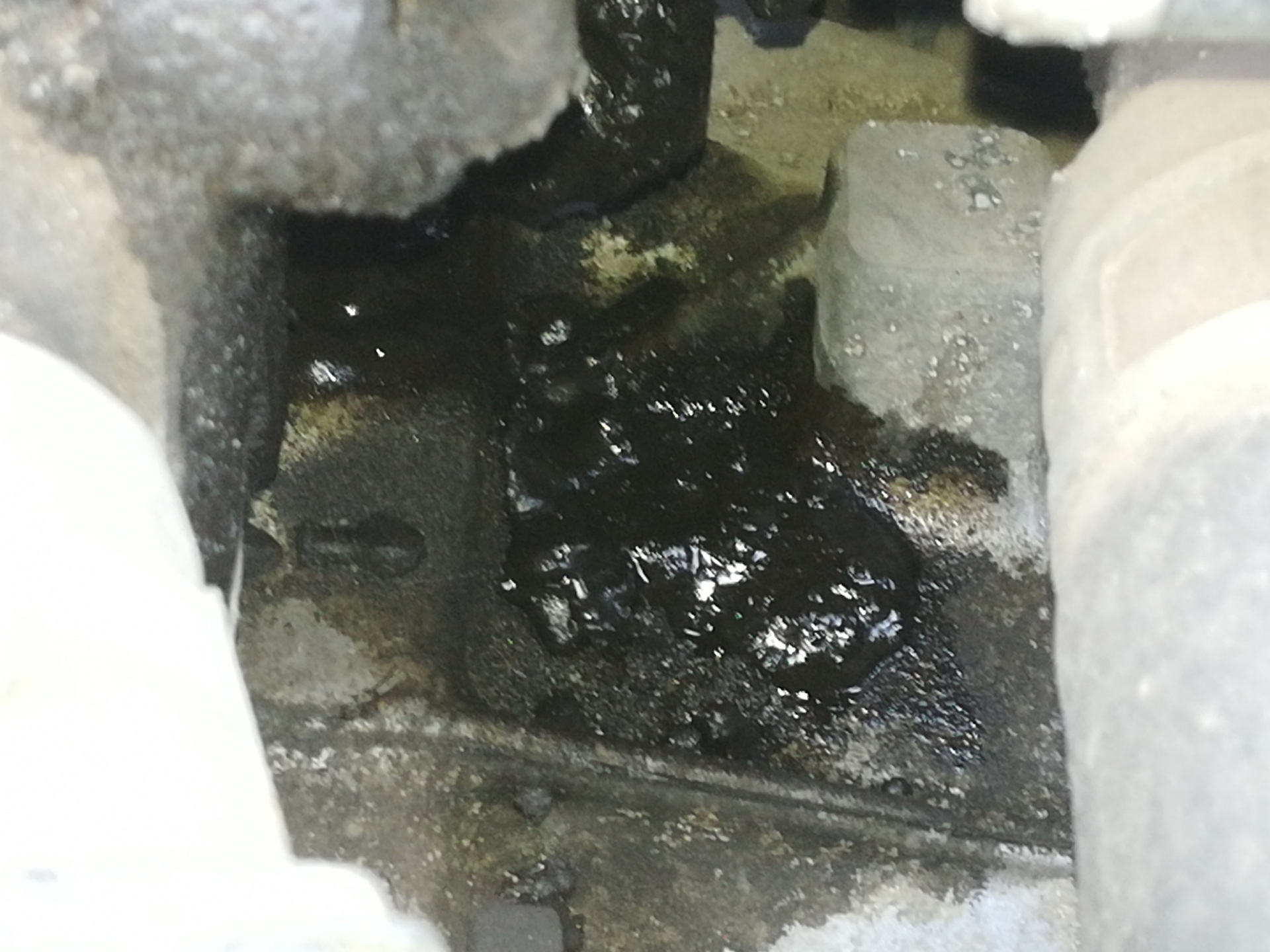 Замена кольца уплотнительного распределителя зажигания, нижнего ...