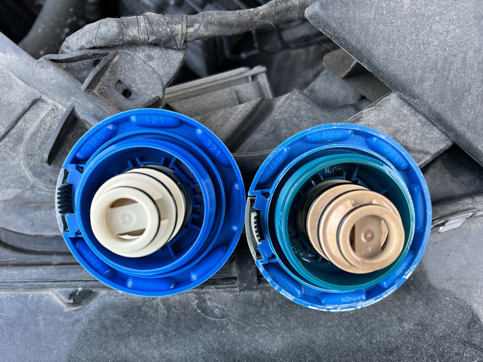 14. Крышка бочка ОЖ — Audi Q5 (2G), 2 л, 2017 года | плановое ТО | DRIVE2