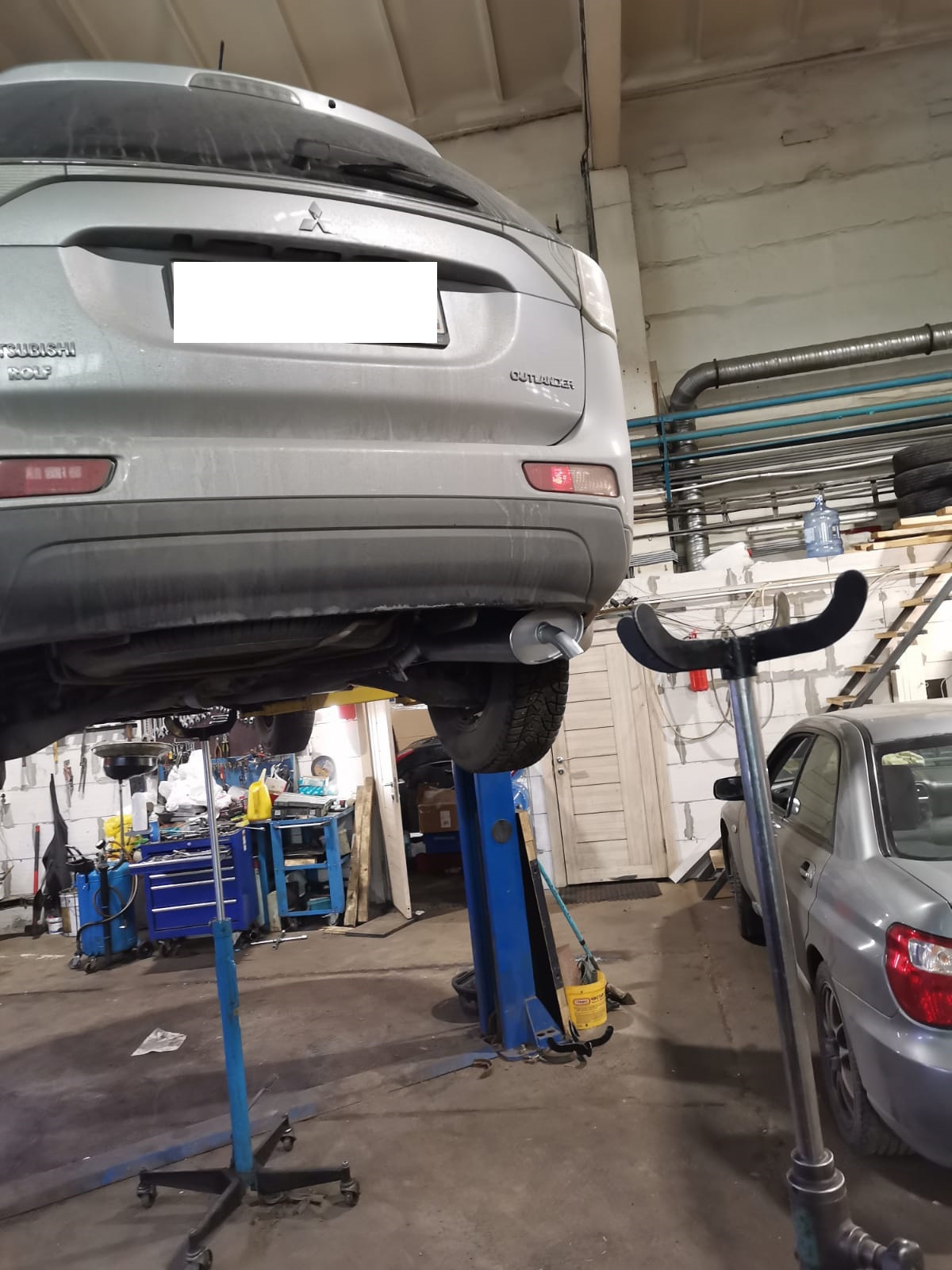 ЗАМЕНА ГЛУШИТЕЛЯ — Mitsubishi Outlander (3G), 2 л, 2013 года | запчасти ...