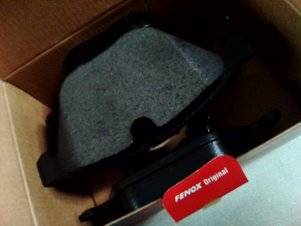 Пришли тормозные накладки и датчики износа колодок — BMW 5 series (E60 ...