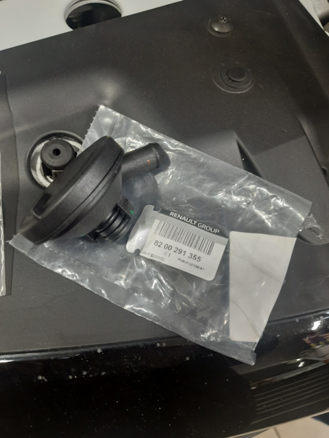 8200291355 Клапан вентиляции картерных газов рено дастер RENAULT ...