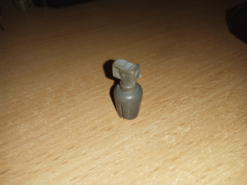 Ноябрь 2020. Обломился штуцер вакуумного корректора фар. — Mercedes ...