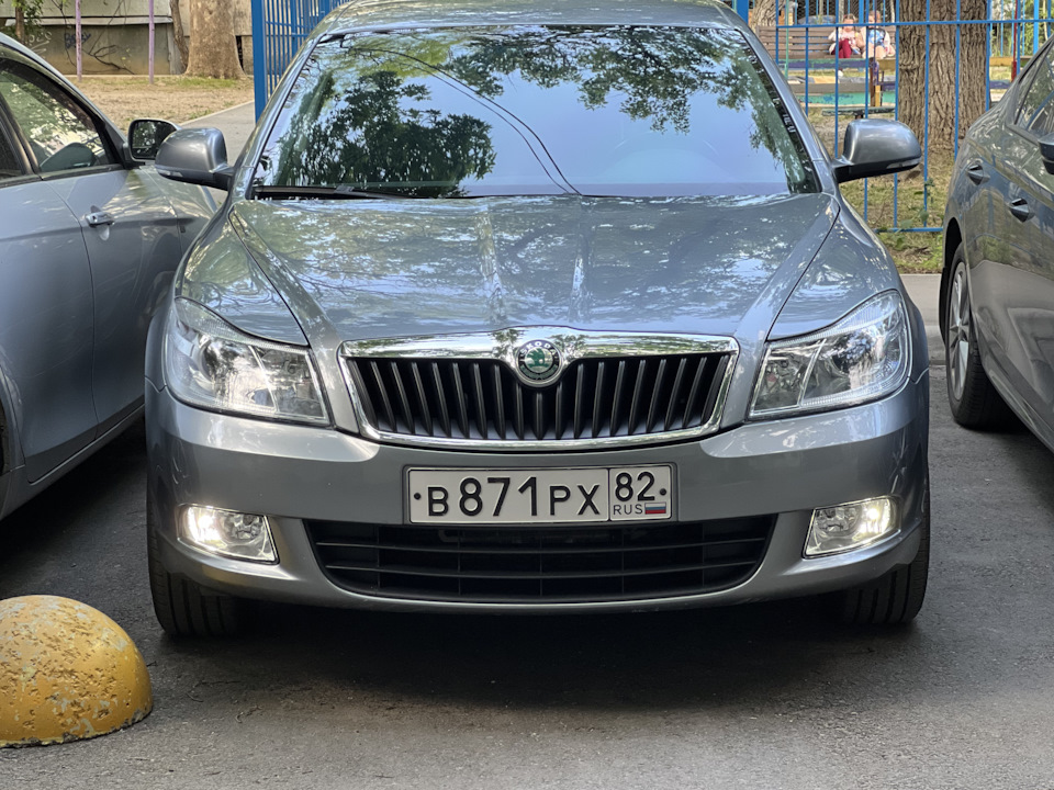 Замена передних ПТФ + LED — Skoda Octavia A5 Mk2, 1,8 л, 2012 года ...