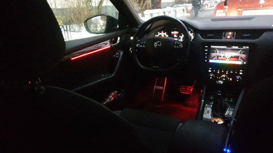 Амбиентная подсветка и ноги — Skoda Octavia A7 Mk3, 2 л, 2014 года ...