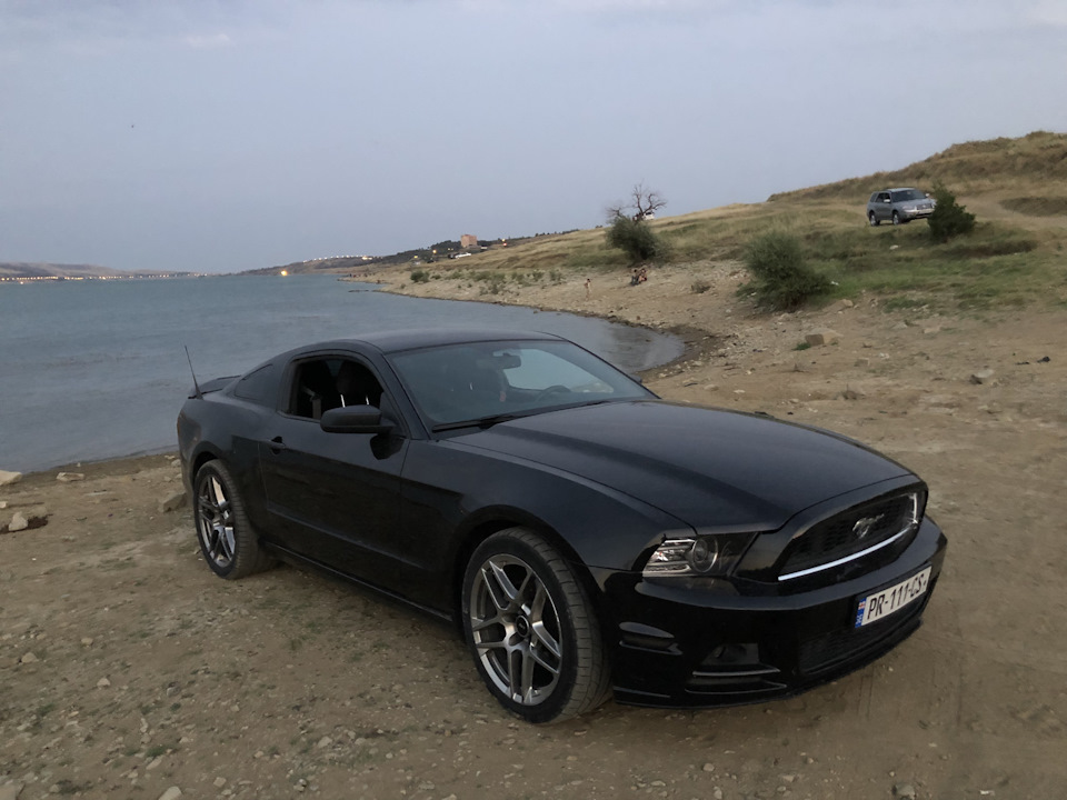 Tbilisea — Ford Mustang (5G), 3,7 л, 2013 года | фотография | DRIVE2